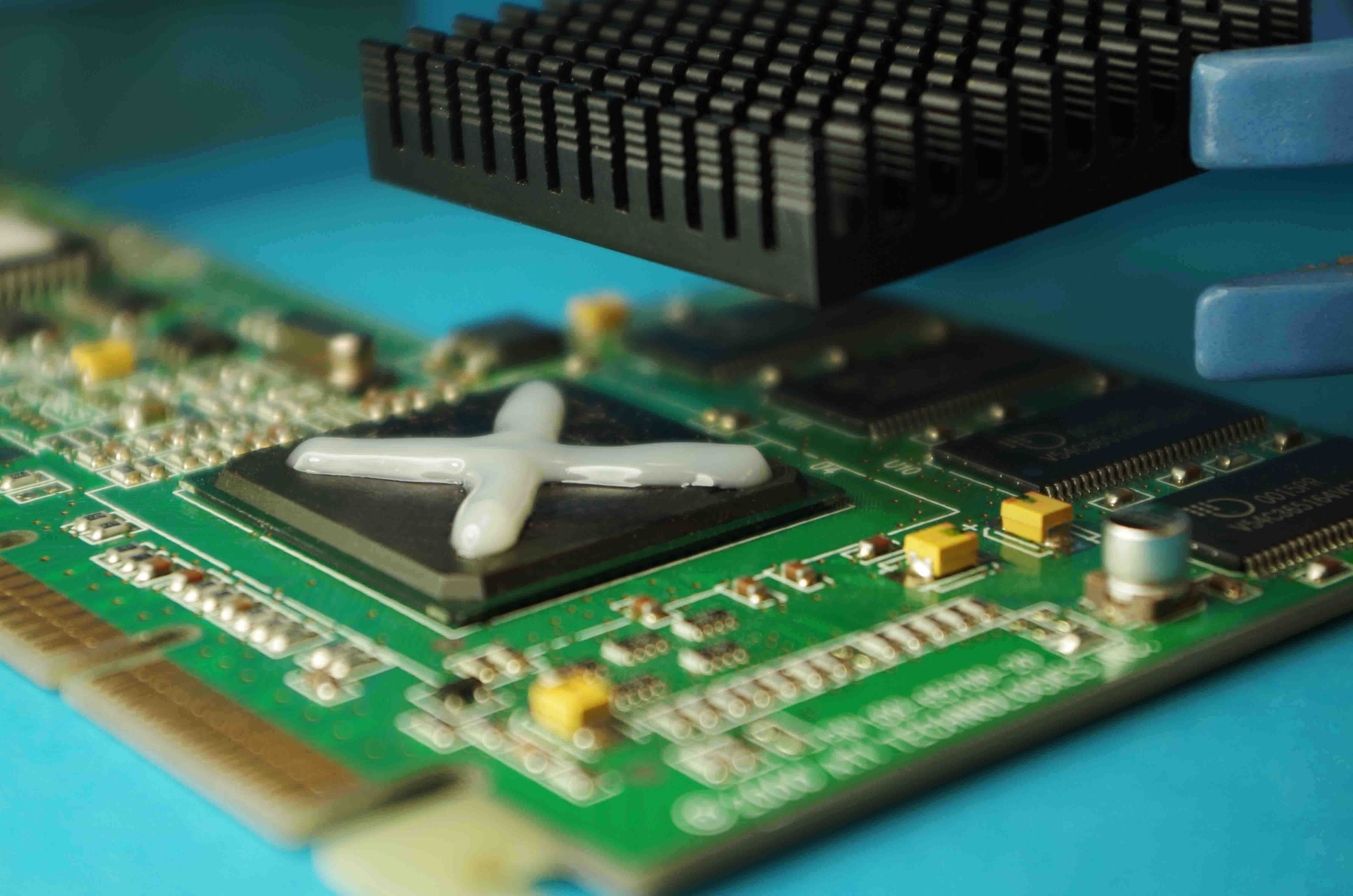 Colles conductrices thermiques | Eleco Panacol – EFD